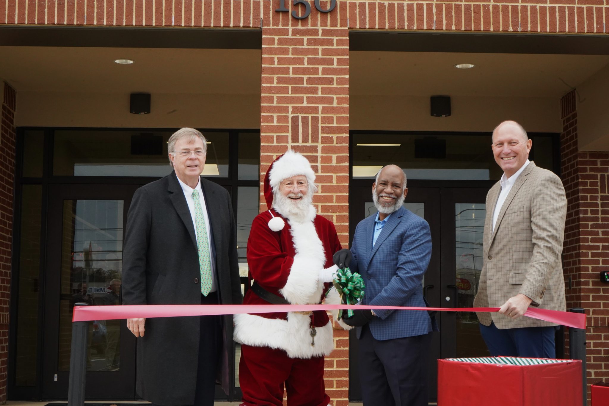City of Huntsville officials unwrap West Huntsville Recreation Center ...